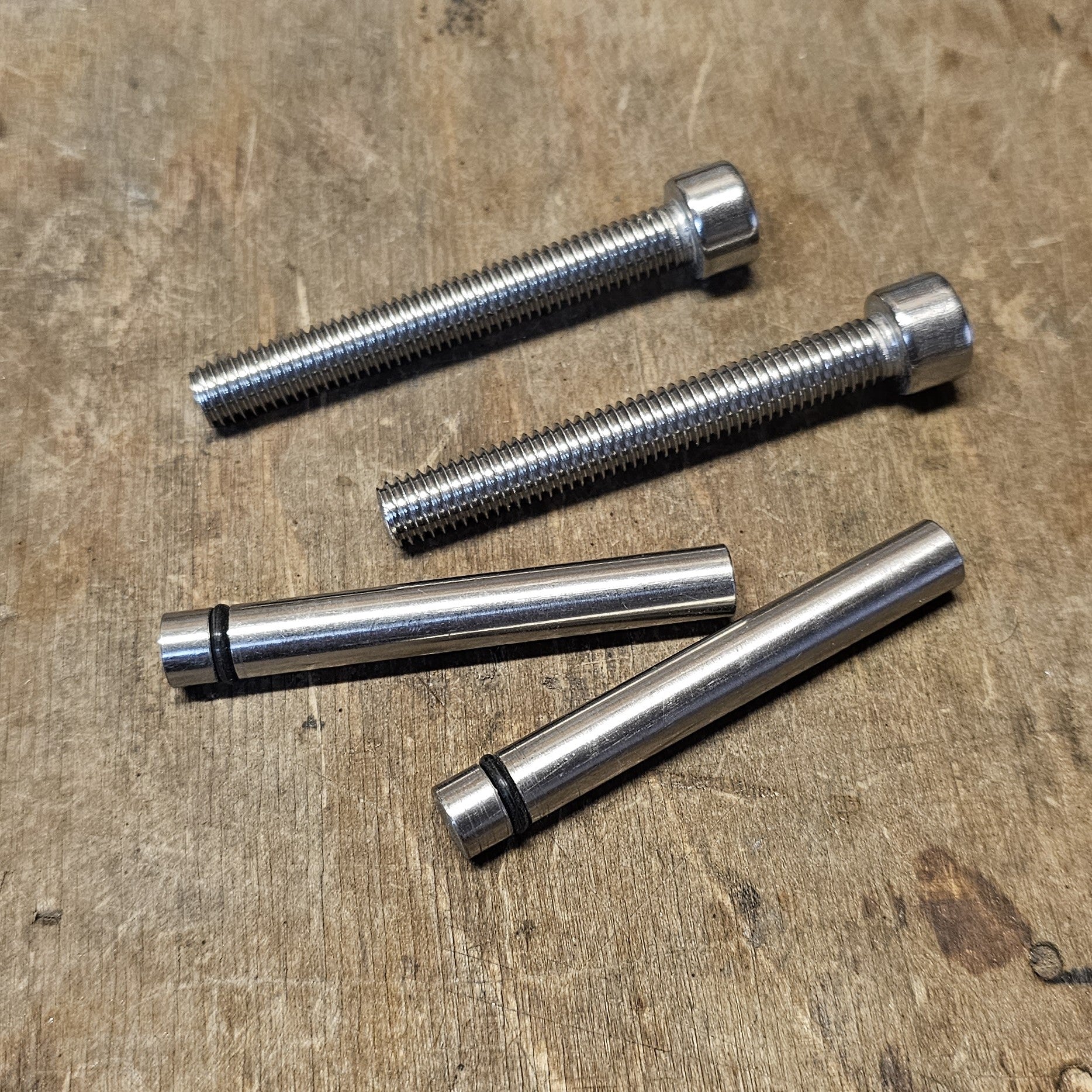 XL pins and stainless steel screw set for our File Guide Knifematerial.at